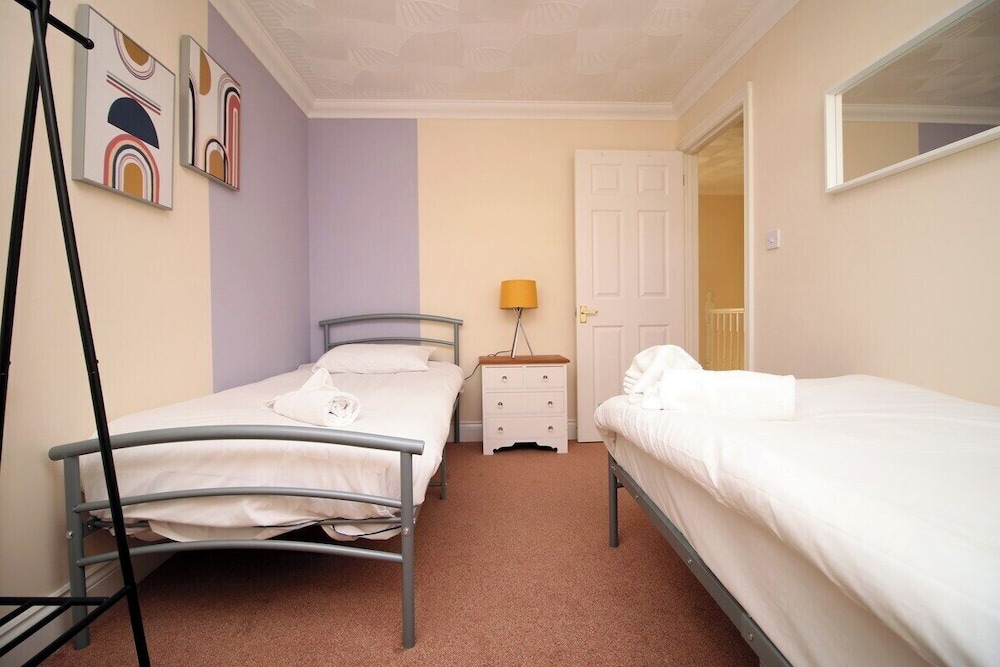 3 Bed With Free Parking - Merriotts 1 By Tŷ Sa - Newport