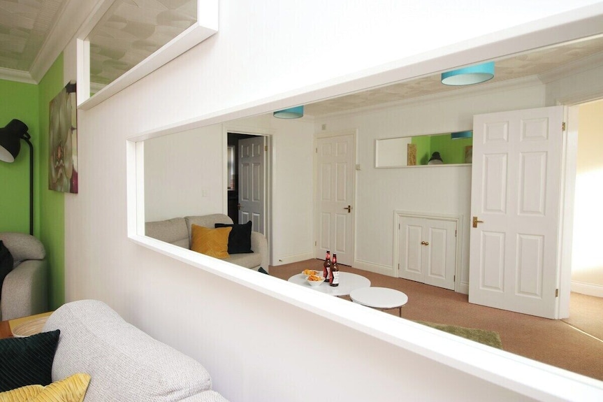 3 Bed With Free Parking - Merriotts 1 By Tŷ Sa - Newport