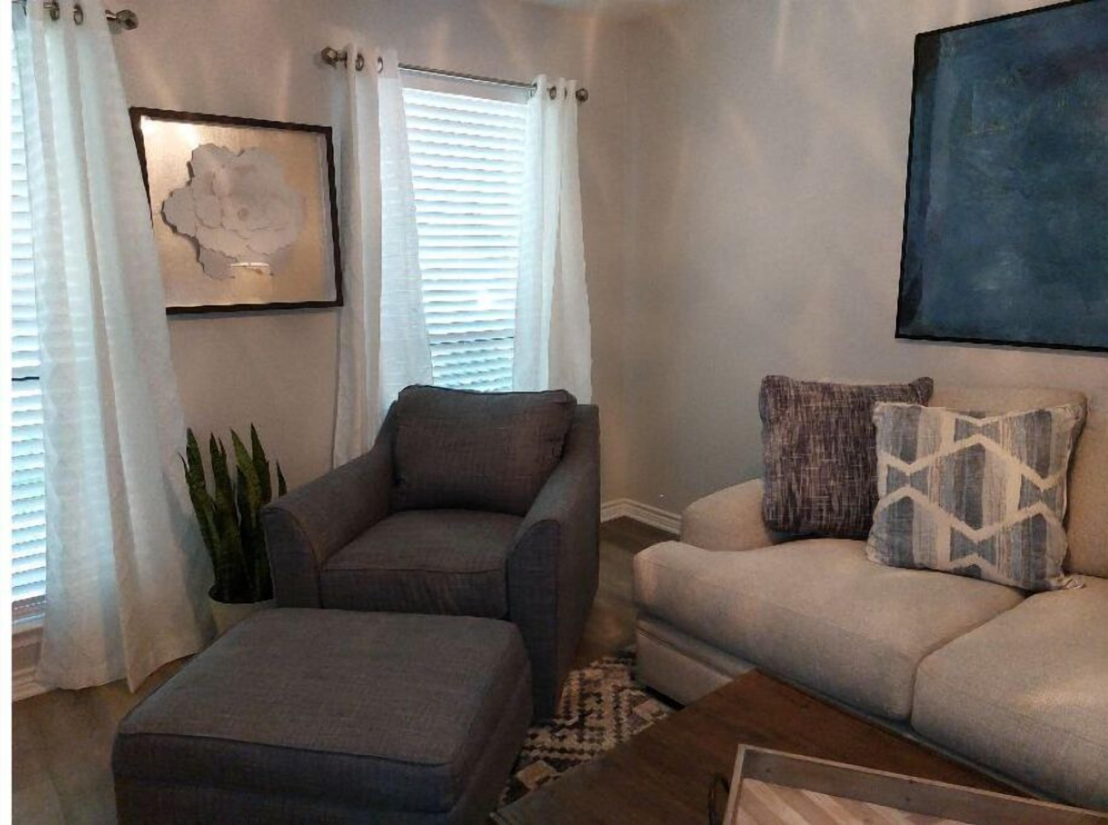 Beautiful 4 Bedroom In Quiet Neighborhood! - North Richland Hills, TX