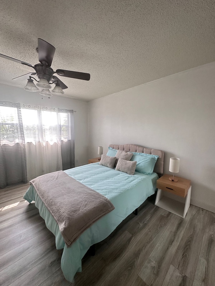 Luxury Condo Across At The Heart Of Ft Lauderdale - Fort Lauderdale