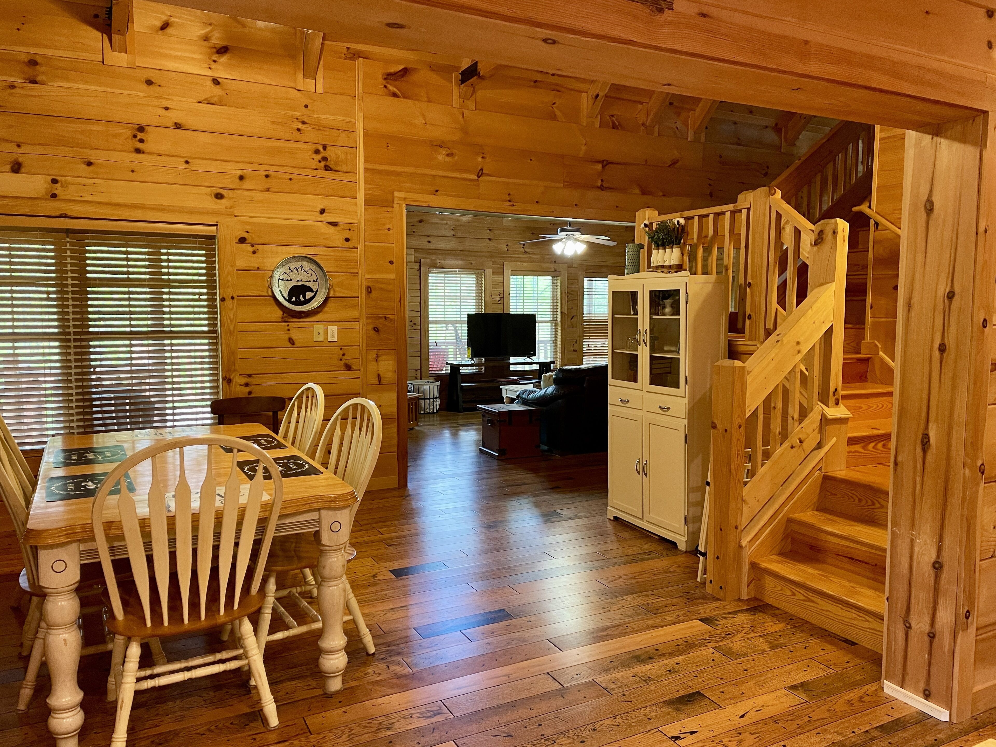 Log Home Nestled In The Smoky Mountains. - Cherokee, NC