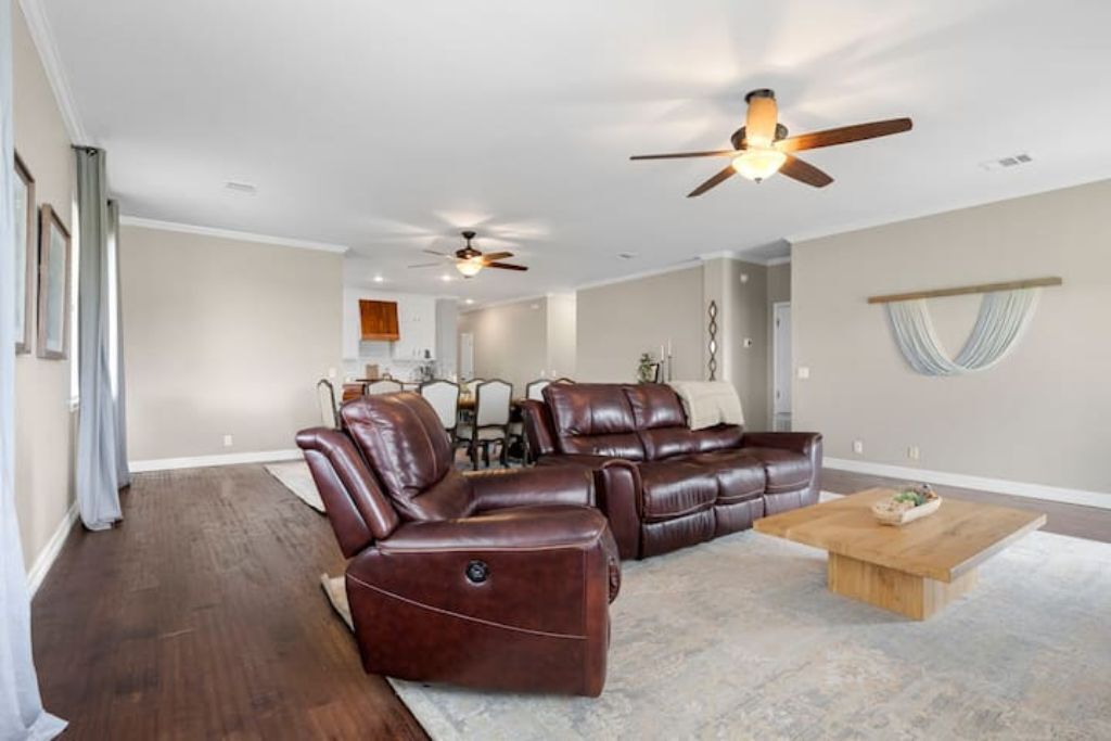 2 King Beds In This Relaxing Home On The Greenbelt. - Buda, TX