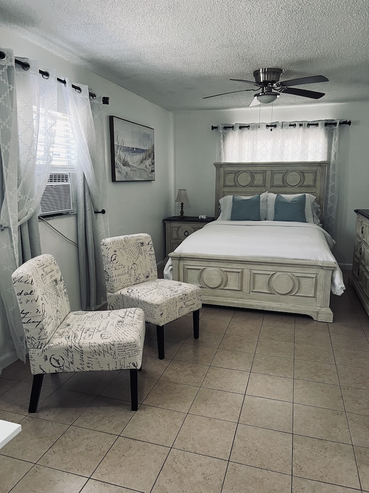 Stunning Private Suite Located At The Heart Of All Action - Tampa, FL