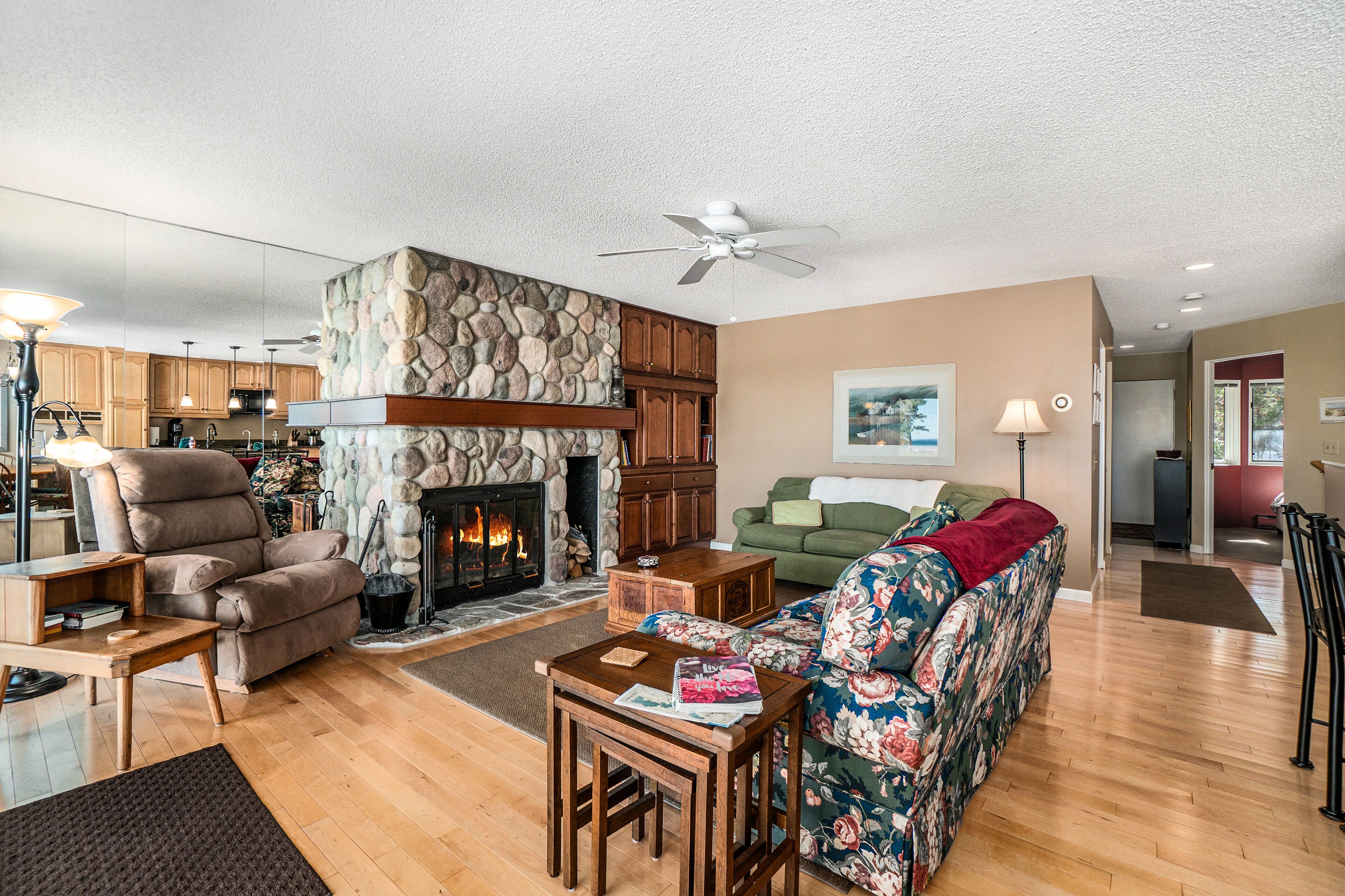 Lakefront Condo With Deck, Gorgeous View, Fireplace, & W/d - Glen Arbor, MI