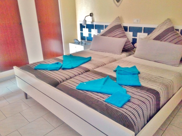 Dp: Directly On The Beach, Large Terrace, Sea View & Garden - Porto Cristo