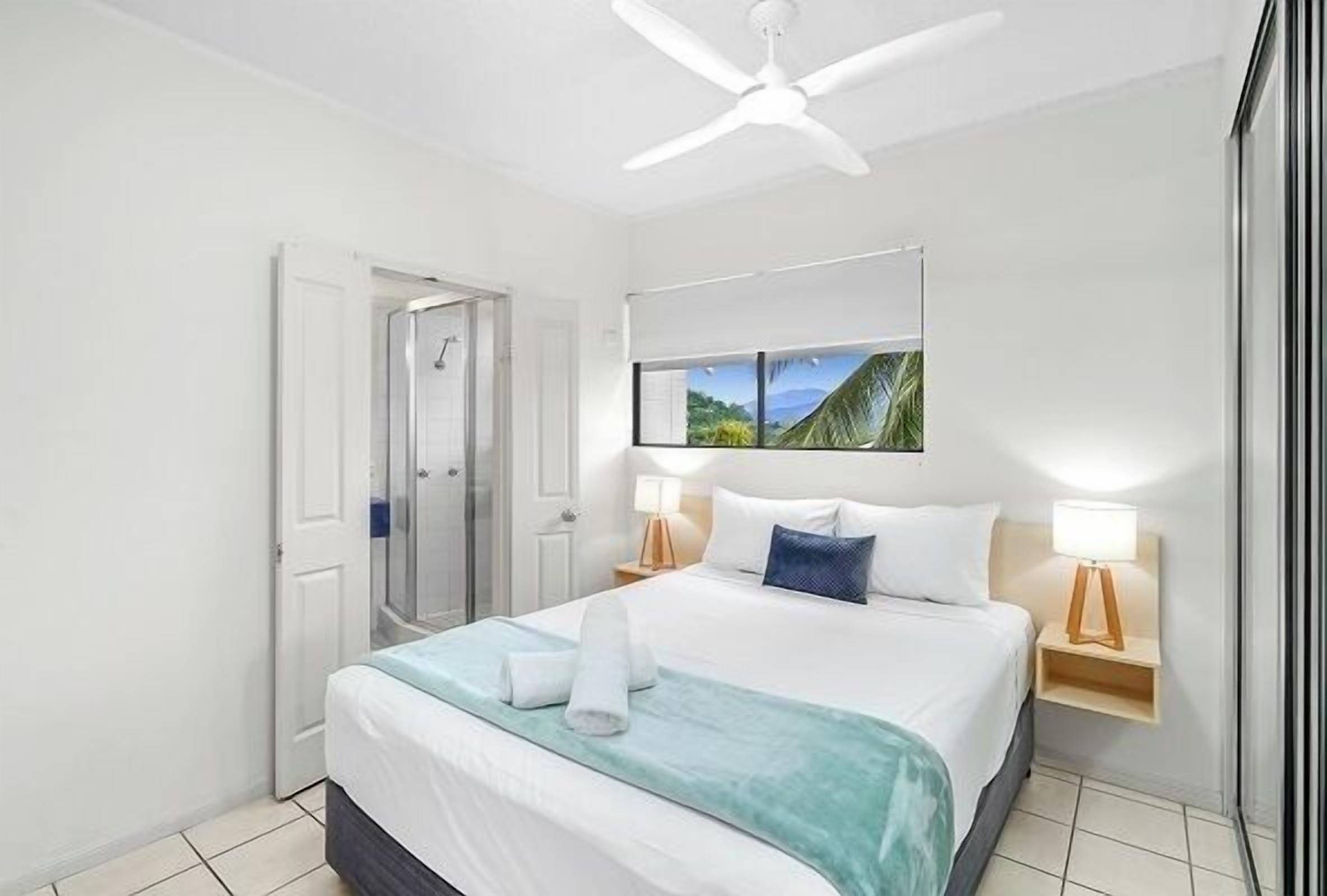 Luxurious Studio With Lush Mountain Views - Trinity Beach