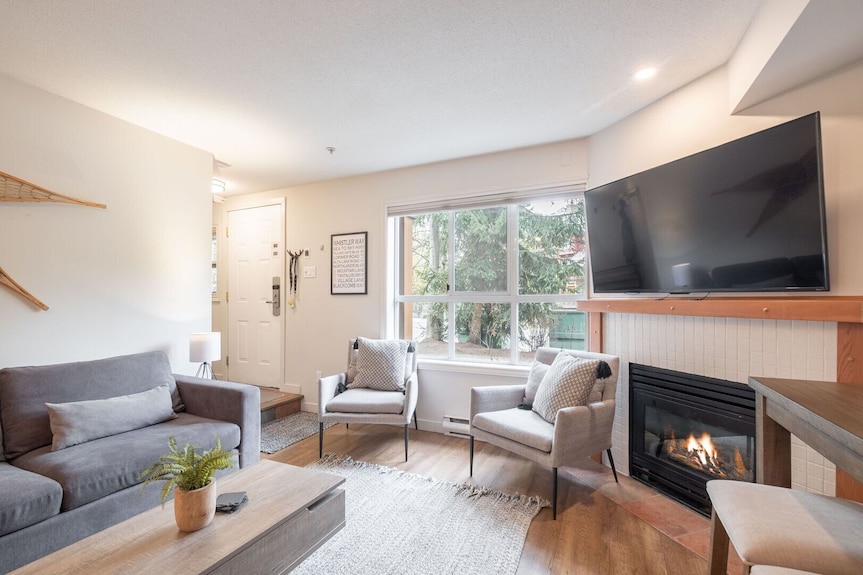 Ac In Bedrooms | Private Hot Tub | Pets | Location - British Columbia