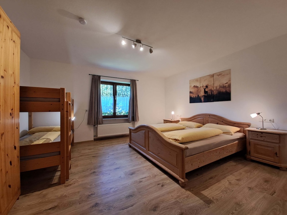 Ferienwohnung Hochplatte, 75 Qm, 1 Schlafzimmer, Terrasse - Schleching
