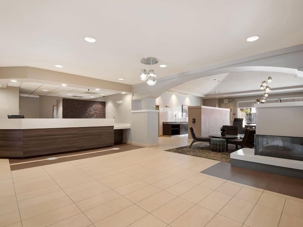 Exhilarating Escapade! Unit With Fully-equipped Kitchen And Free Breakfast! - Reno, NV