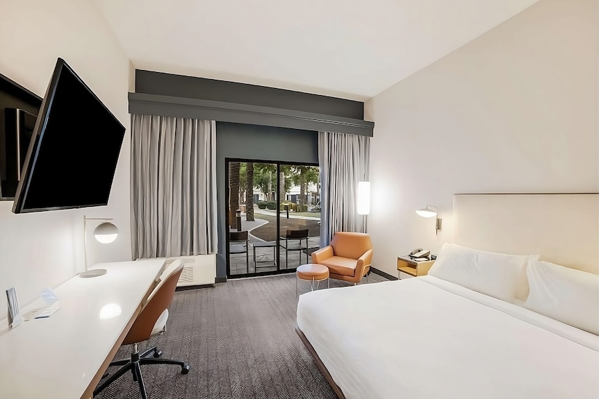 Hot Air Balloon Ride Fun! Pool View Unit, Outdoor Pool, Jacuzzi & Sun Terrace! - 錢德勒