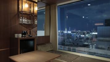 Roupas de cama premium, Wi-Fi de cortesia, roupa de cama