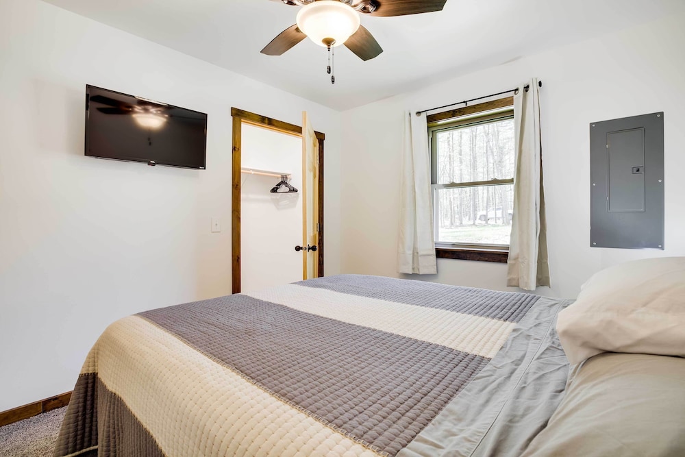 Near Memorial Park: Lake Arbutus Vacation Rental - Black River Falls, WI