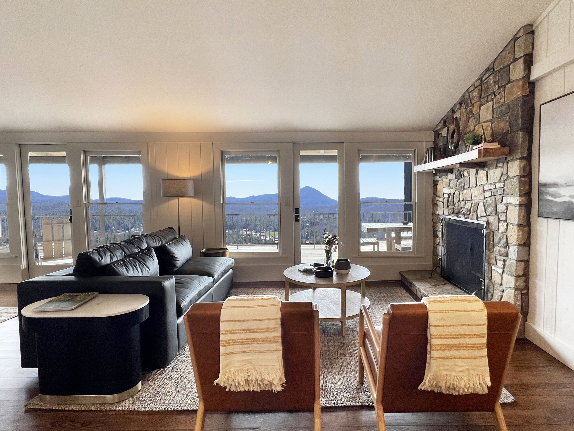 Outland Skyhaus - Chic Luxury Vacation Home 3 Mins From Town! - Cashiers, NC