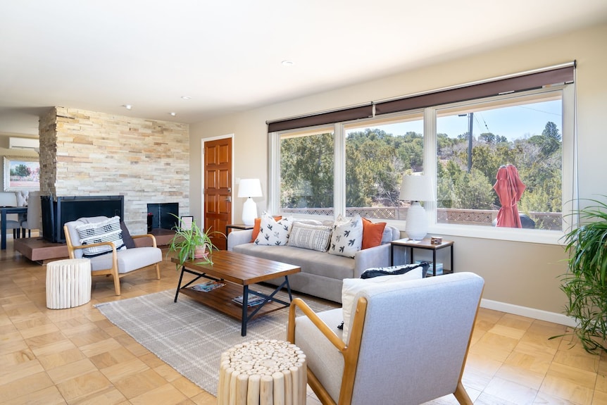 Mid-century Modern<br>3 Min For Plaza - Lake Katherine, NM