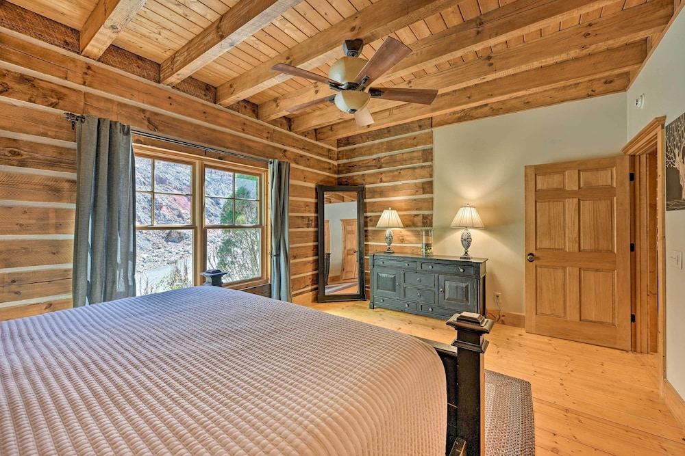 Hot Tub & Fire Pit: Getaway Near Nantahala Gorge! - Franklin, NC