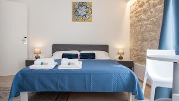 Quarto Duplo Básico | Wi-fi grátis, roupa de cama fornecida