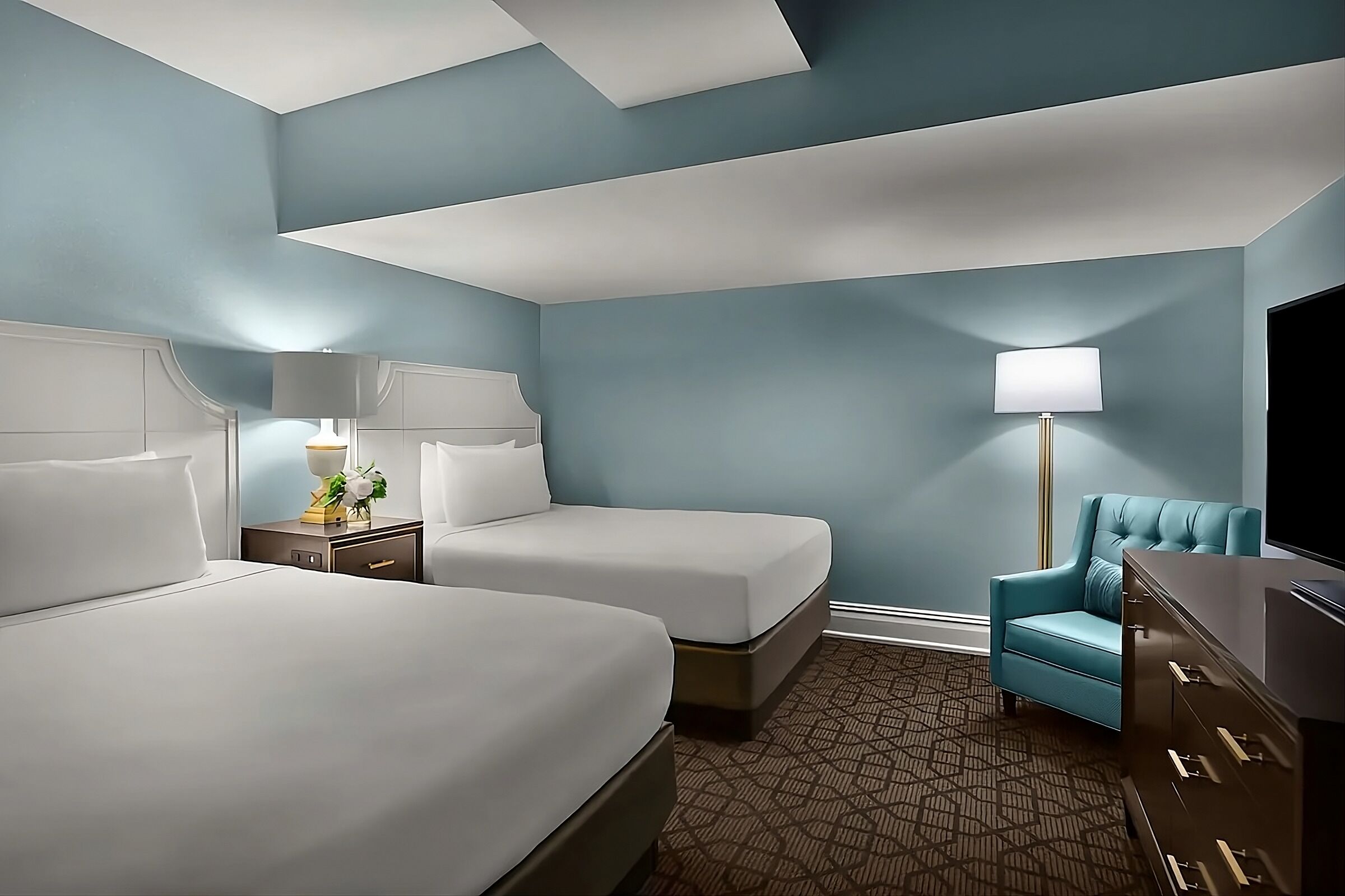 Contemporary Hotel In Central West End District! 3 Spaces, Parking, Outdoor Pool - Saint-Louis, MO