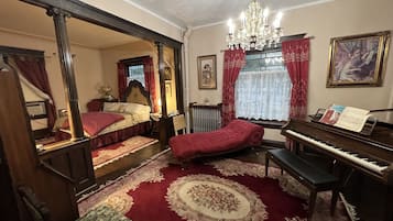 Suite Deluxe | Roupa de alta qualidade, edredões de penas, com decoração personalizada