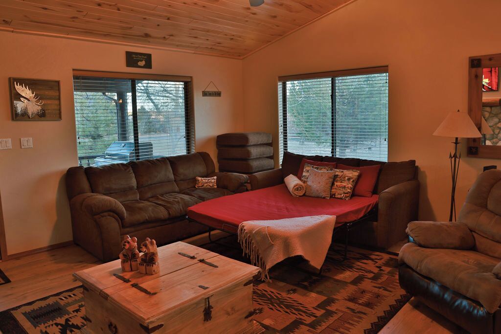 3b/2b Spacious Cozy Cabin  @ Bison Ranch - Arizona