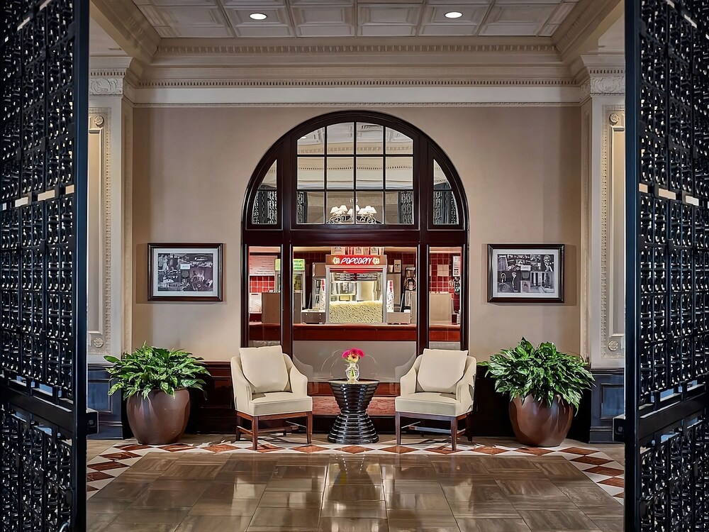 Two Family Ready Suites at The Central West End! Seasonal Outdoor Pool ...