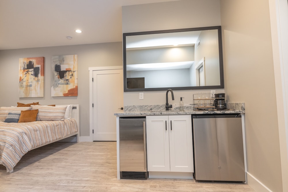 Luxury Mountain Escape - Hendersonville, NC
