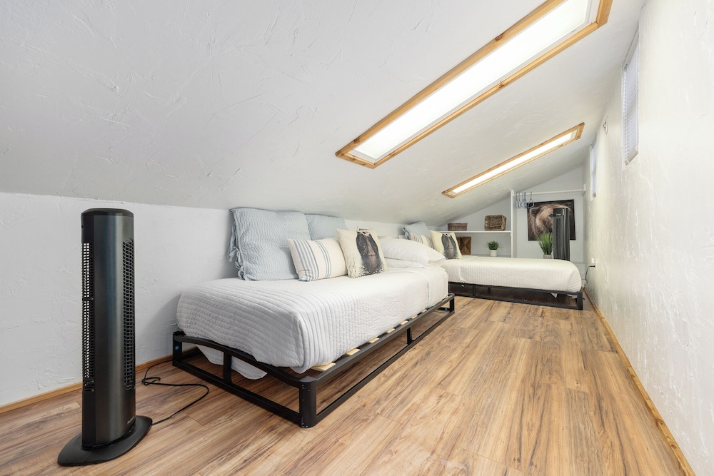 Beautiful secluded setting on the Rainbow River surrounded by state ...