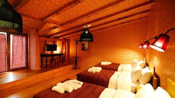 Quarto triplo clássico, 3 quartos | 2 quartos, roupas de cama antialérgicas, frigobar