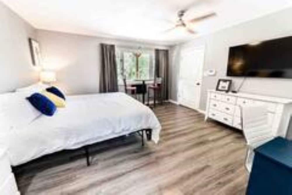 Paul's Apartment - 55in Tv, Wi-fi, Kitchenette - Helen, GA