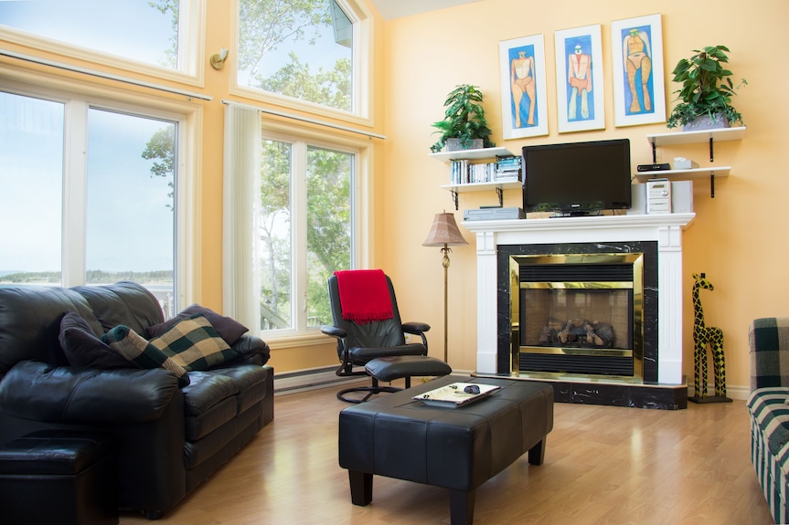 Contemporary Ocean Front Cottage On The Shore Of The Highest Tides In The World. - Nova Scotia