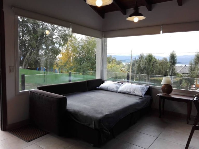 Two Storey House With Stunning Lake And Mountain Views - San Carlos de Bariloche