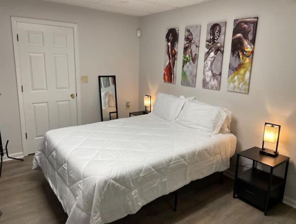 Newly Renovated Cozy Stone Mountain Getaway - Lithonia, GA