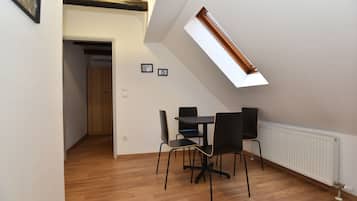 Suite-Estúdio, 1 cama queen-size, não fumadores, cozinha | Sala de estar