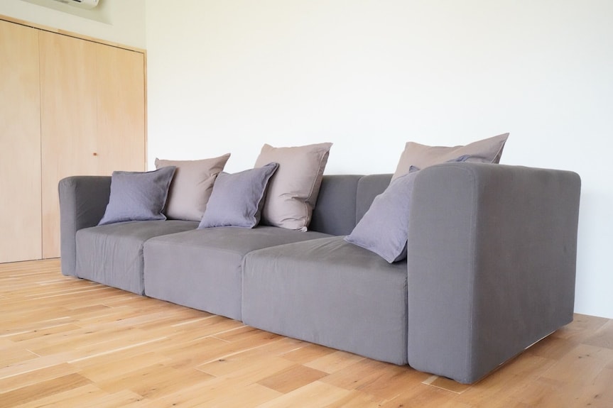 体験とあそびの宝庫開放的な土間リビングで、よもやま話に花が咲く、和モダンな貸し切り宿 / 北杜市 山梨県 - 韮崎市