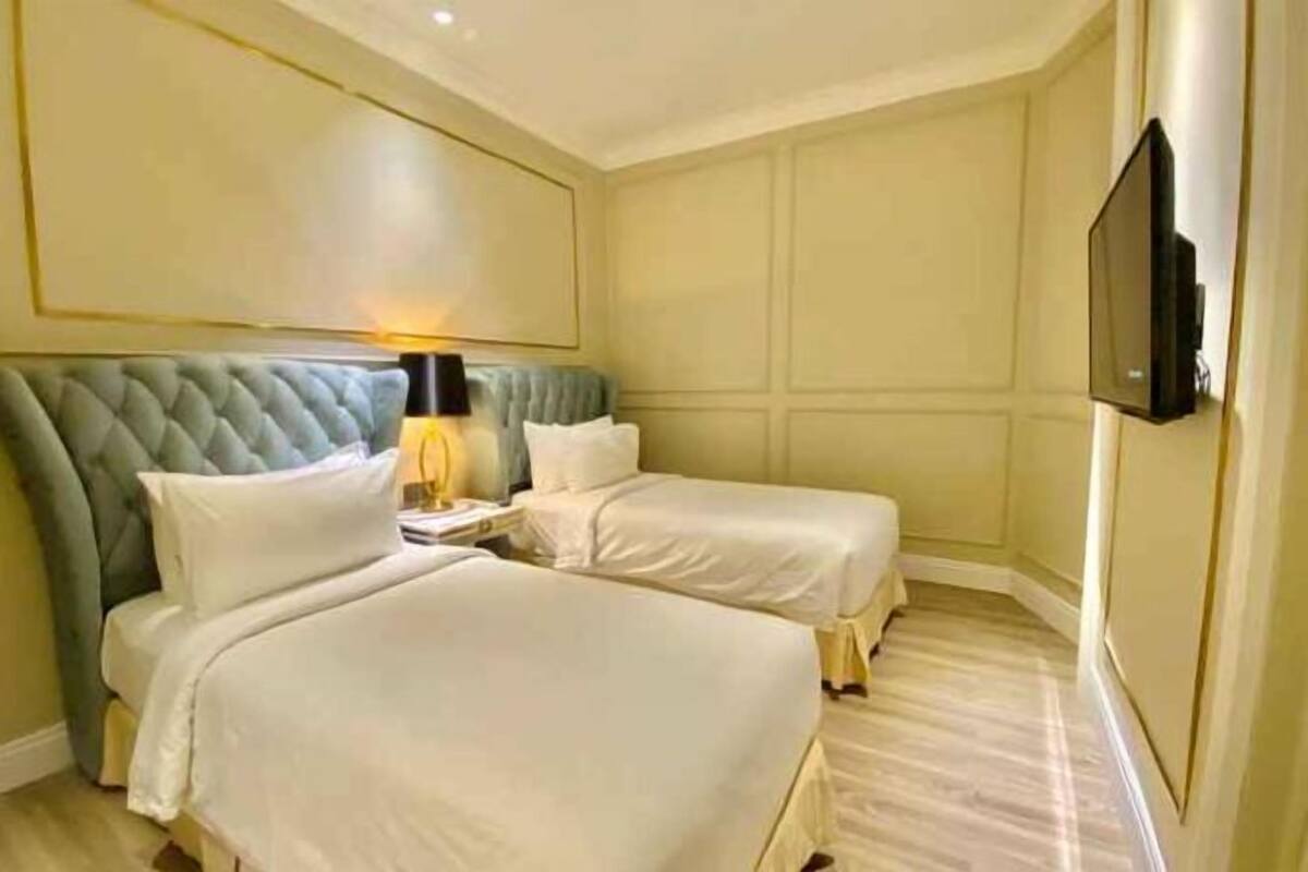 1 quarto, roupa de alta qualidade, cofre no quarto, secretária