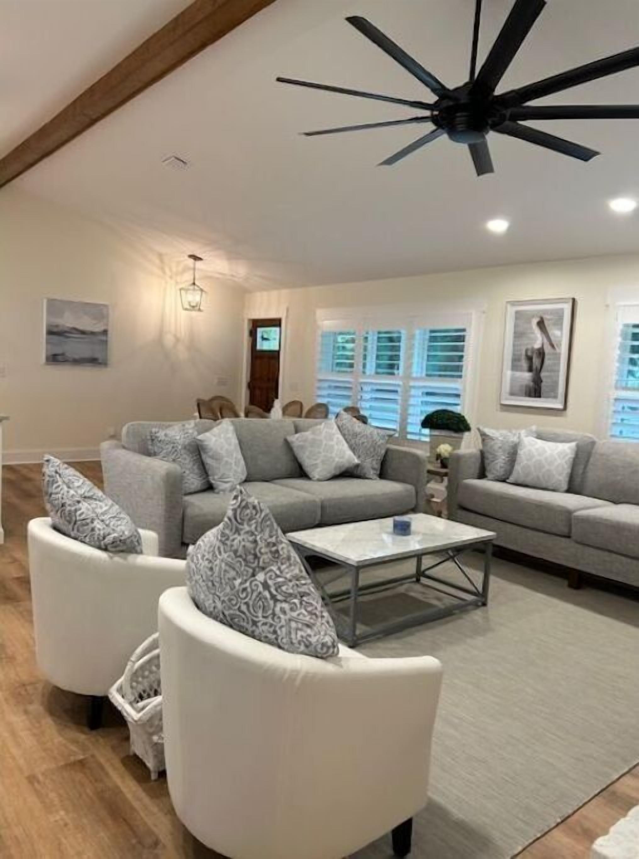 Brand New! One Level! 4 Bedrms- 3 King Beds!! Shoppes & Dining - 7 Min To Beach! - Jekyll Island, GA