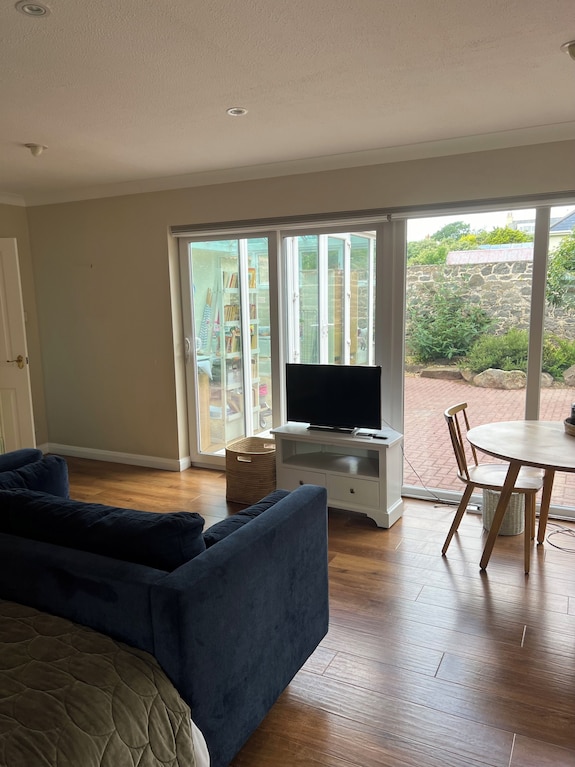 Studio éLégant Avec Piscine Tranquille Emplacement Central Idéal ! - Jersey