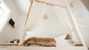 Roupas de cama antialérgicas, edredons de pluma, cofres nos quartos