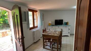 Apartamento, 1 quarto | Sala de estar