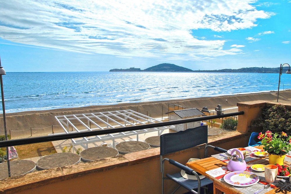 Edy Sea View Holiday Apartment - Formia