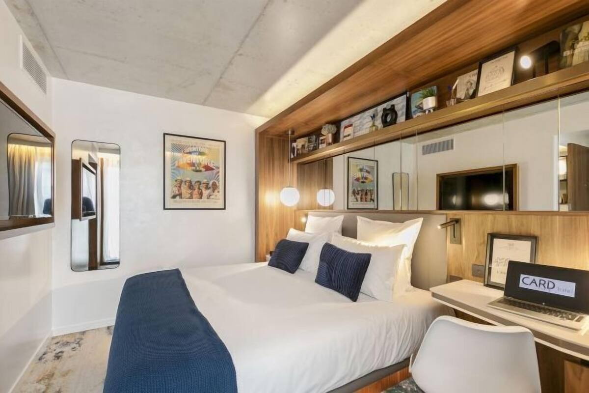 Roupas de cama premium, frigobar (abastecido com alguns itens grátis)