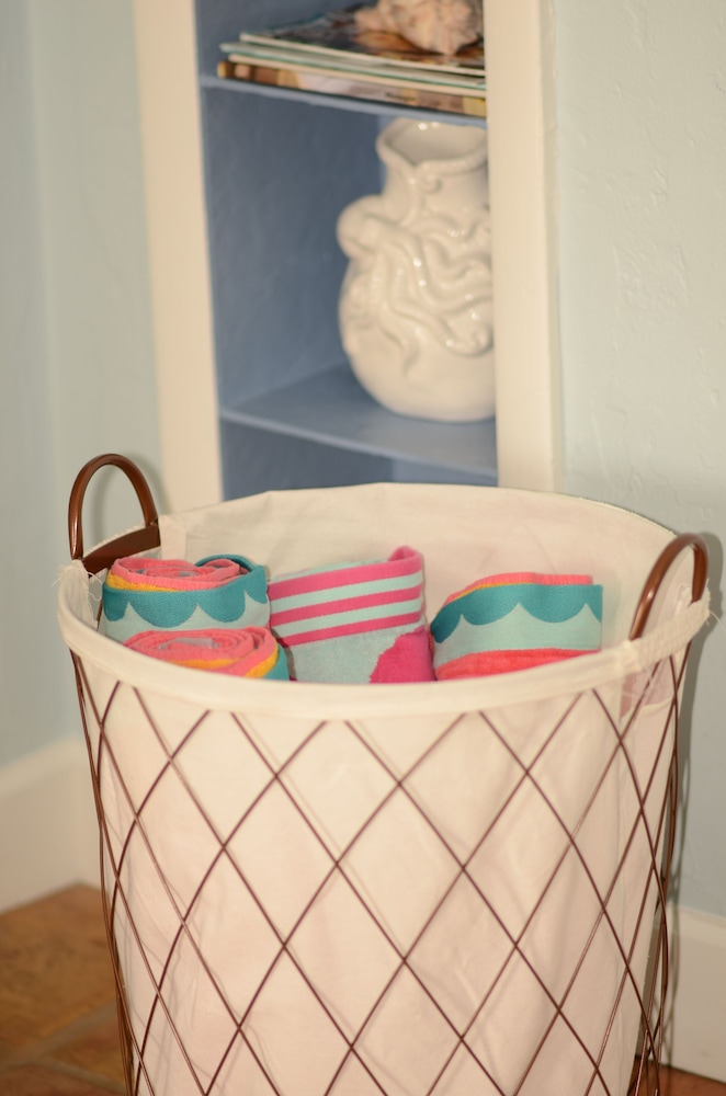 209 Turtle | 1 Block To Beach | Beach Gear! - Cocoa Beach, FL