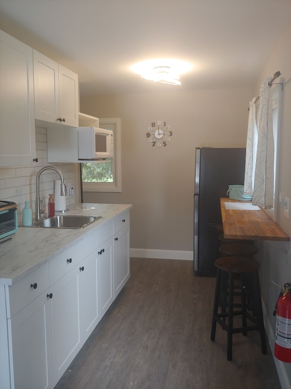 Cozy 2 Bedroom River View Suite With Licensed Restaurant On Site - ハノーバー