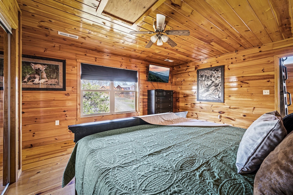 Mountain Lake Lodge! Slide into Fun! Families Love - Sevierville | Vrbo