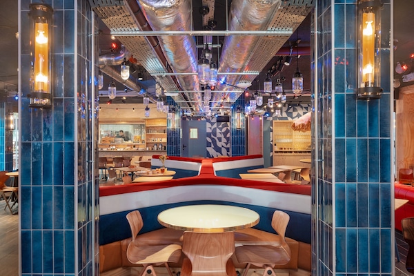 Café da manhã, almoço e jantar; culinária francesa