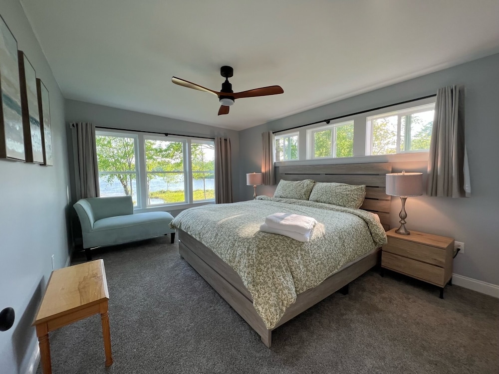 New & Modern, Lakeside Home - Portland, ME
