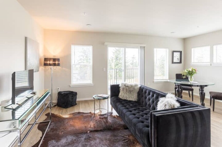 Quiet, Convenient Commencement Bay & City Views! - タコマ, WA