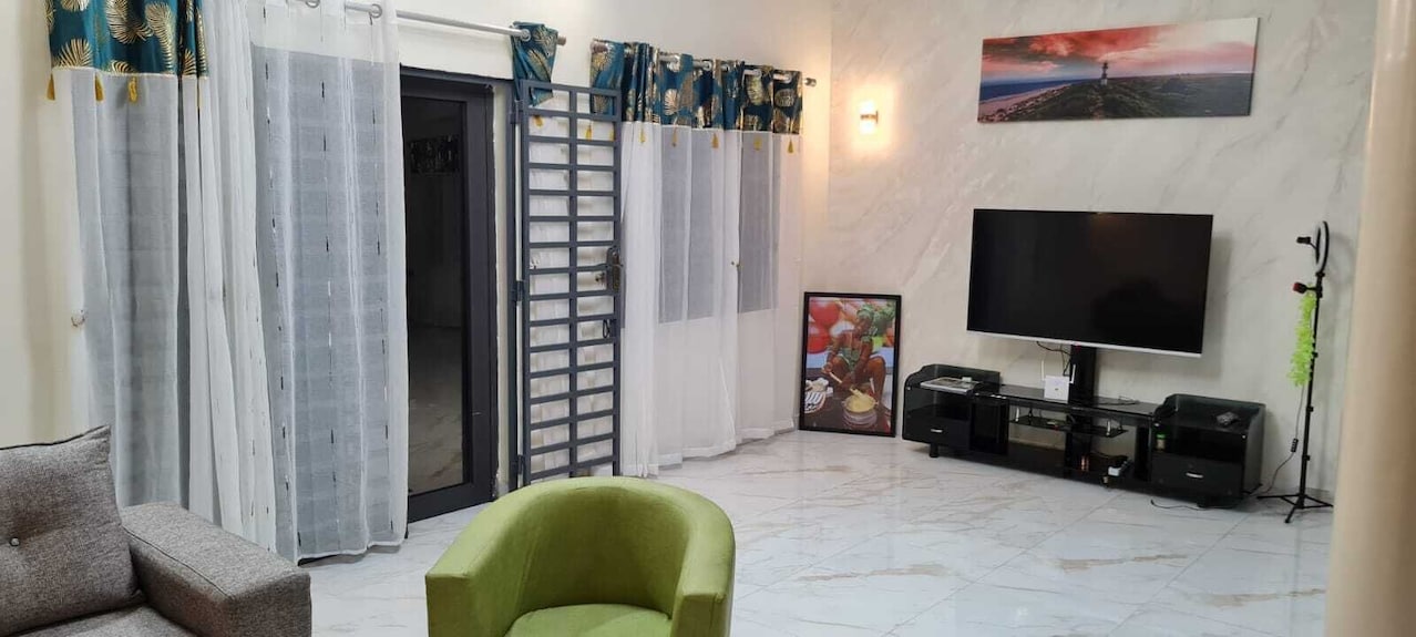 Villa Luxueuse à 5 Minutes La Plage - Cotonou