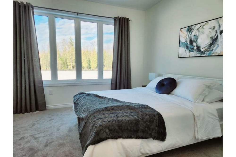 Perfect Large 4 Bedroom 3 Bathroom, Blue Mountain, Wasaga Beach Loft Resort! - Ontario