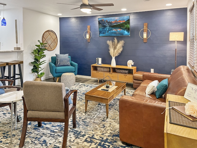 Magnolia House: Style And Comfort, Central, Eltc Fireplace, Airfryer, Full Fence - Ozark, MO