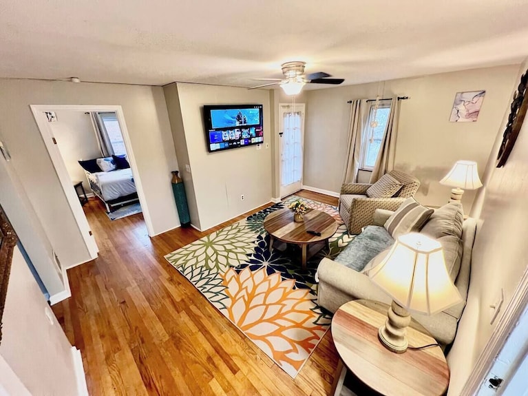 Cincy Furnished Stays Comfy Cozy Safe 2nd Floor Aptmnt 13 Min To Uc Med - 신시내티